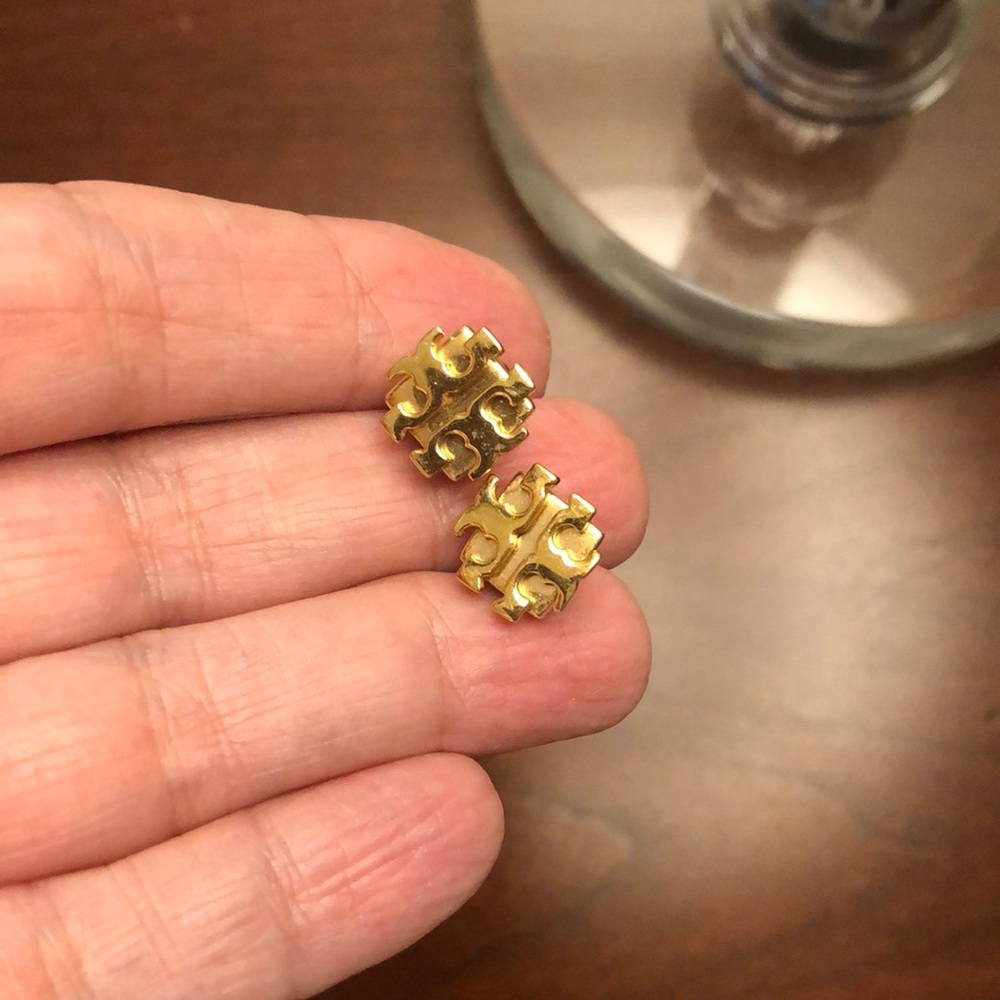 Tory Burch Gold Tone Signature Post Earrings - Gem